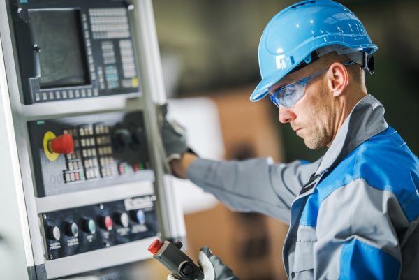 The U.S. Needs 46,000 New CNC Machinists Every Year. Here’s Why. | Only ...